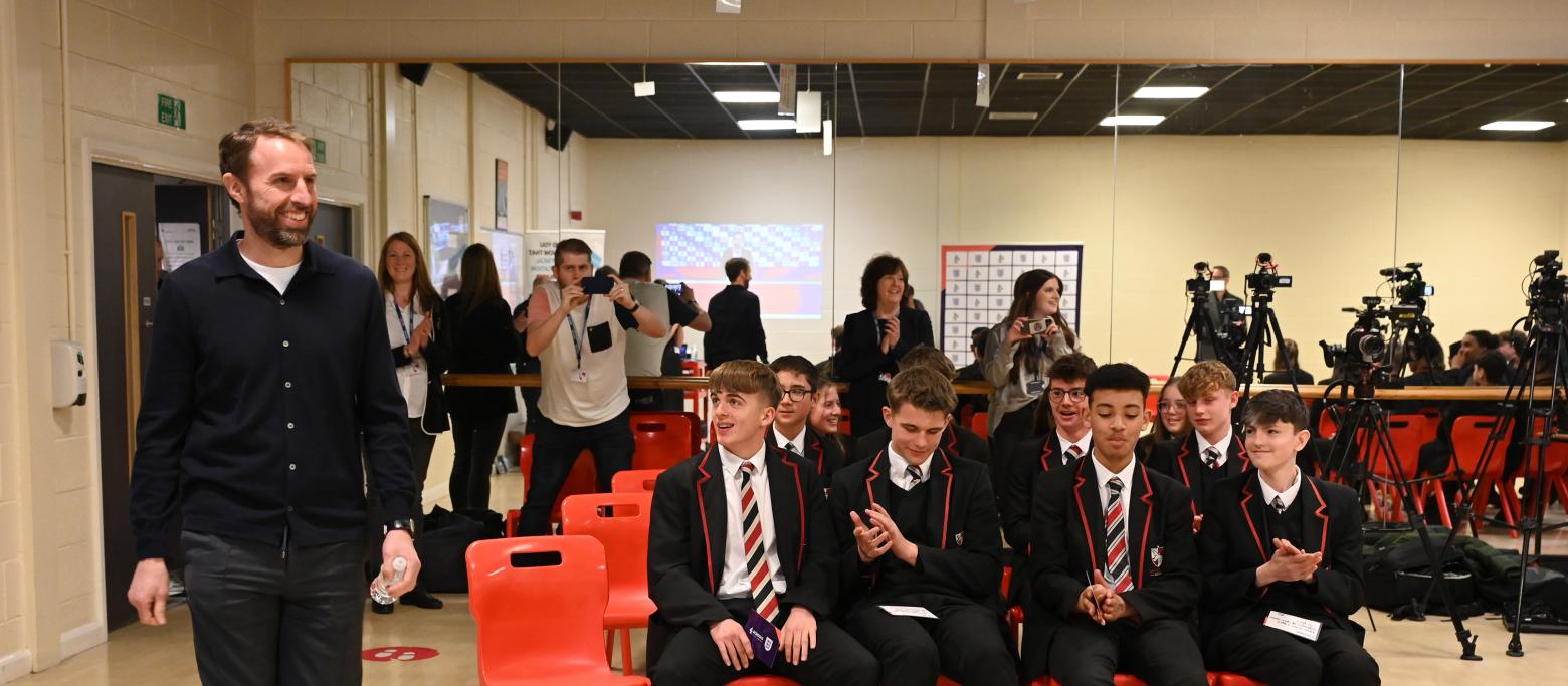 England manager Gareth Southgate stuns Leeds school students with ...