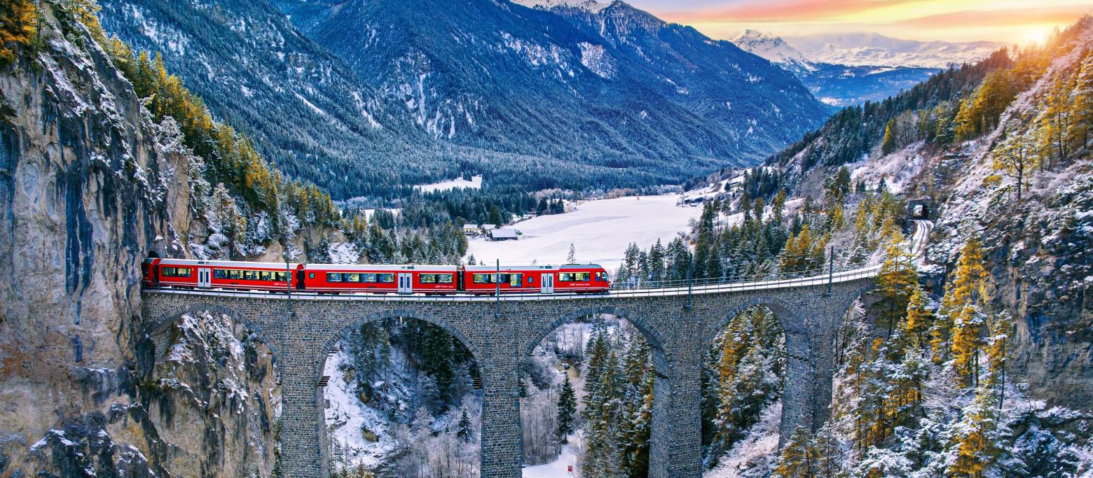 Channel 4 takes a festive journey on An Alpine Train at Christmas (w/t ...