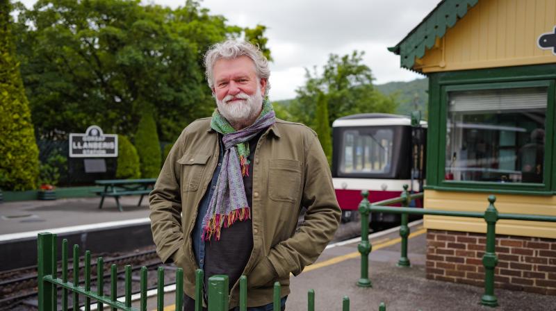 Si King tracks the UK to unveil the best of rail stations for More4 ...