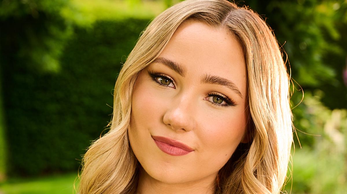 Hollyoaks - Interview with Ruby O’Donnell (Peri Lomax) | Channel 4